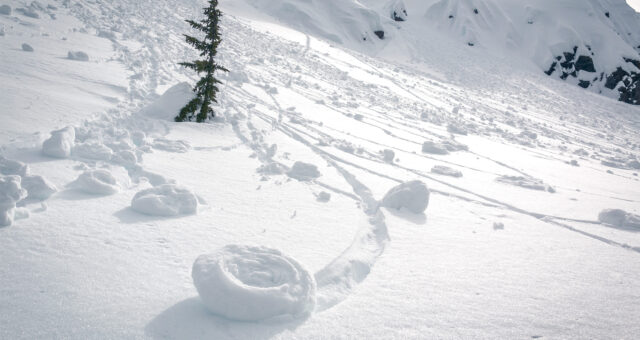 5 Really Weird Phenomena That Only Happen in Winter - Weird Worm