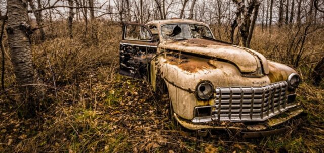 5 Creepy Stories About Haunted Cars - Weird Worm