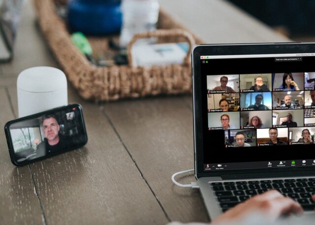 5 Tips How To Use Phone Camera As Webcam For PC - Weird Worm