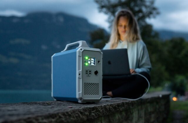 5 Ways To Choose A Suitable Outdoor Power Station - Weird Worm