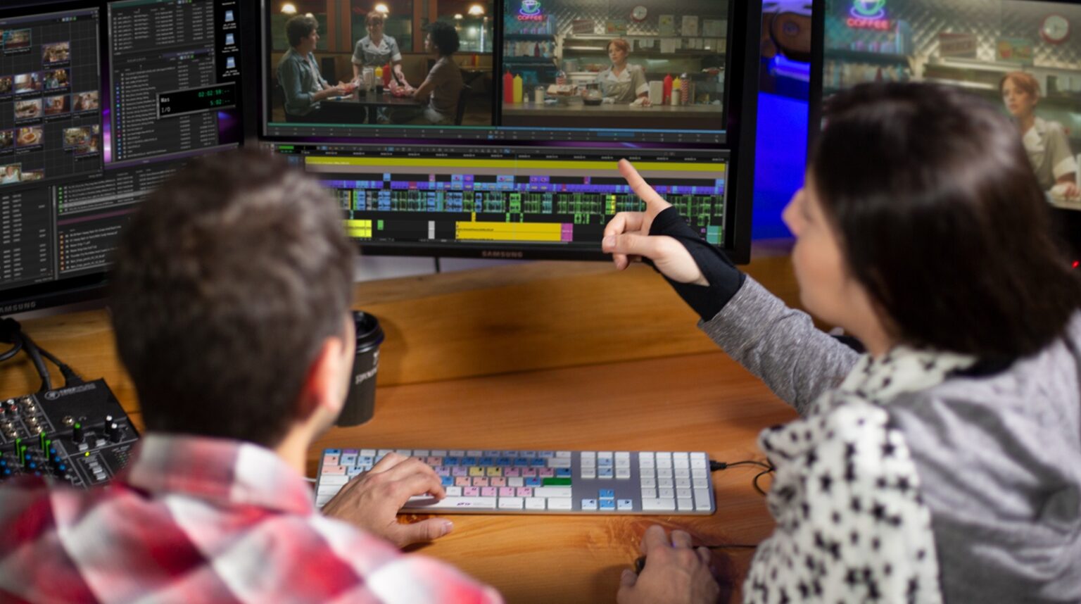 Enhancing Creative Collaboration With Video Review Software - Weird Worm